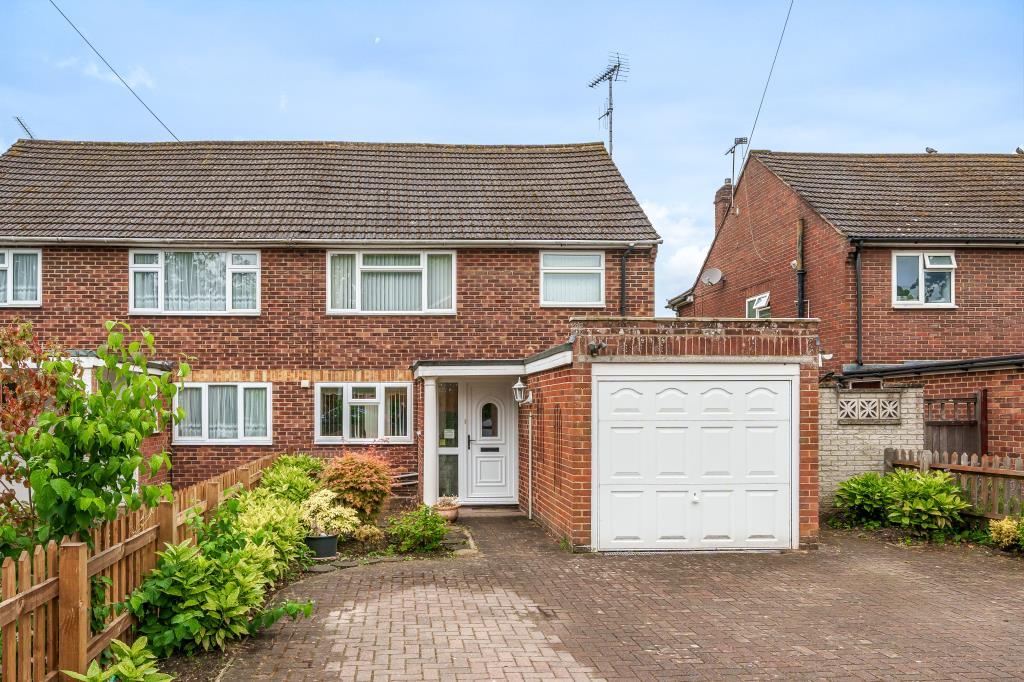 Mytchett, Surrey, GU16 4 bed semi-detached house for sale - £500,000