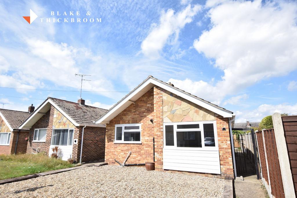 Shirley Court, Clacton-on-Sea 2 bed detached bungalow - £215,000