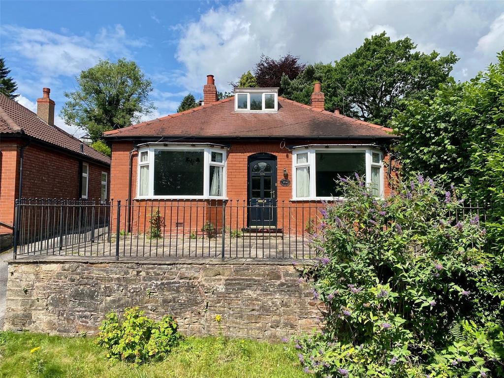 Strines Road, Marple, Stockport, SK6 3 bed detached house - £450,000