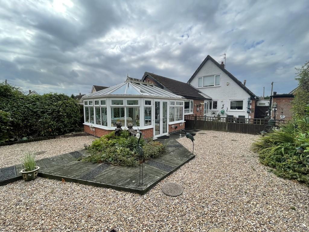 Orchard Close Burton Joyce Nottingham 3 Bed Detached House £400 000