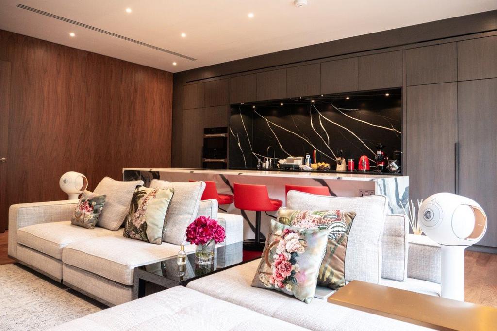 Ennismore Gardens, Knightsbridge... 2 bed apartment - £26,000 pcm (£ ...