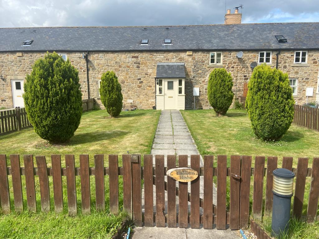 Middle Farm, Seghill, Cramlington 3 bed farm house - £310,000