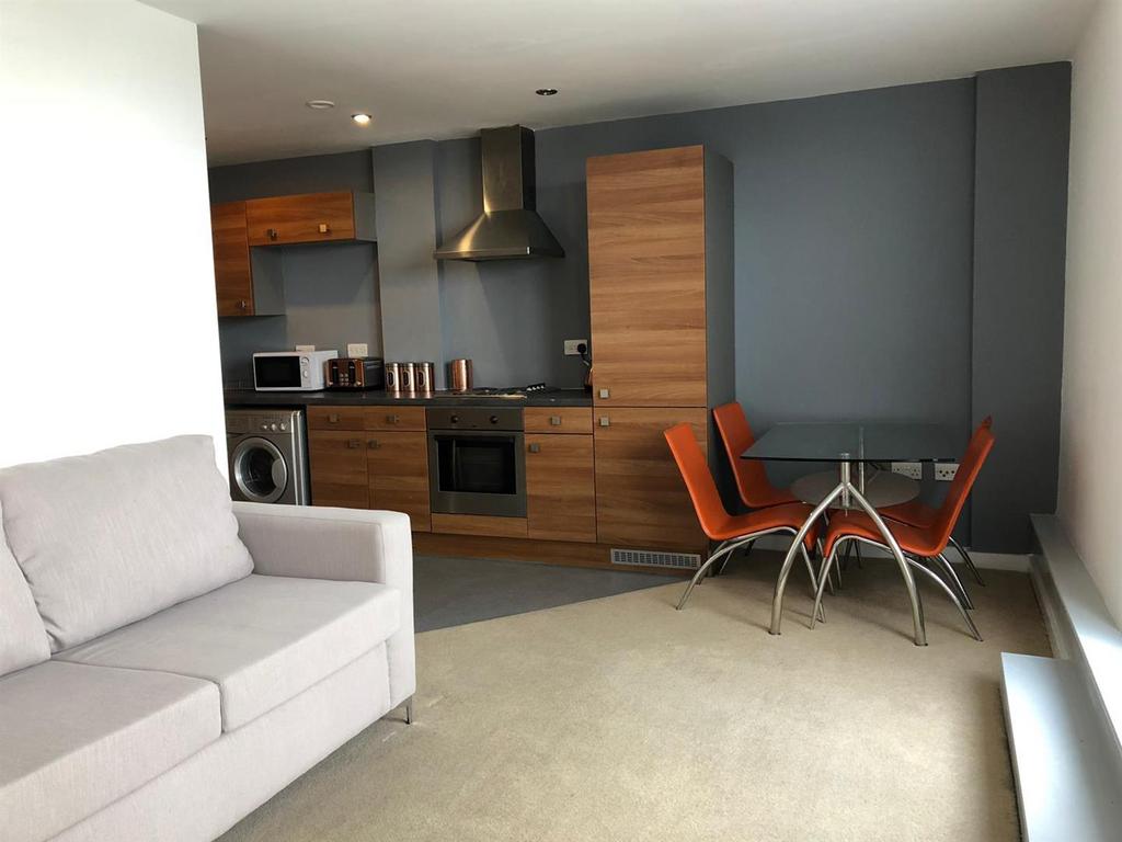 Skyline Chambers, Ludgate Hill... 2 bed apartment - £1,100 pcm (£254 pw)