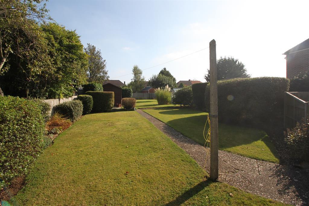 Priory Road, Netley Abbey... 3 bed semi-detached house for sale - £350,000