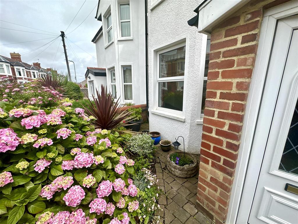 Cambridge Street, Barry 3 bed semi-detached house - £415,000