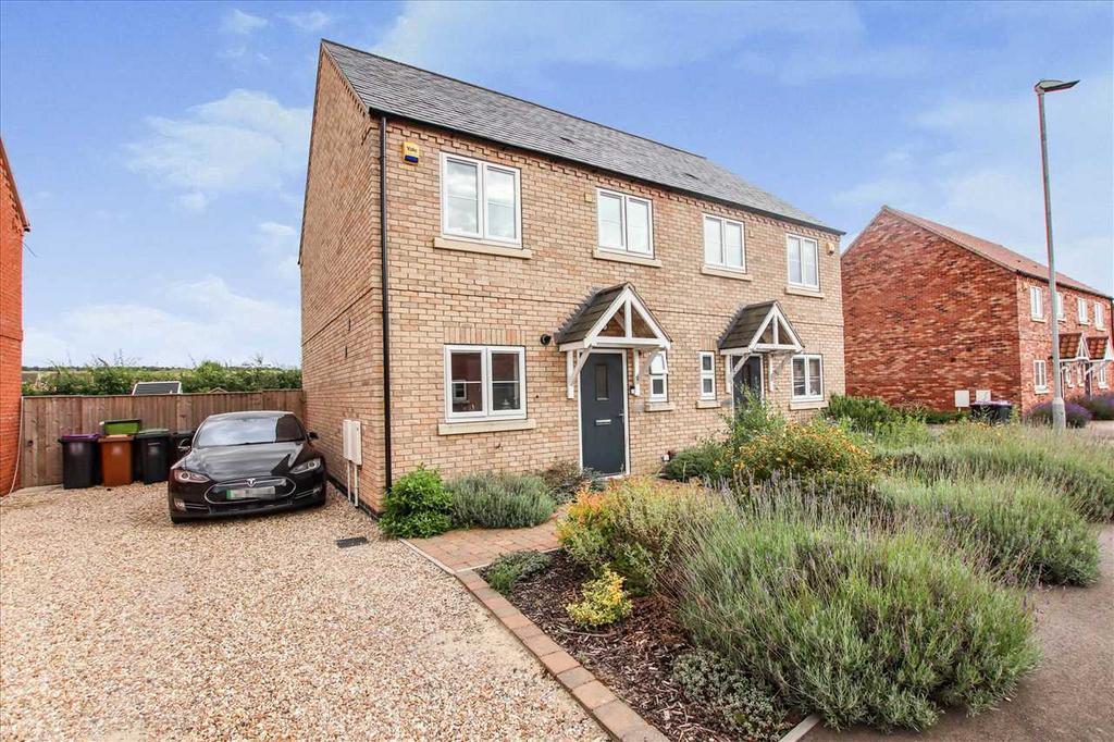 Meadowfield Close, Waddington, Lincoln 3 bed semi-detached house for ...