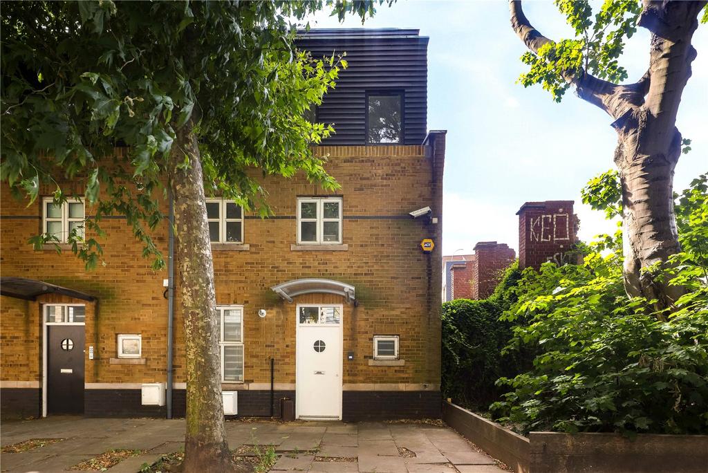 London Lane, London Fields, London, E8 2 bed maisonette - £700,000
