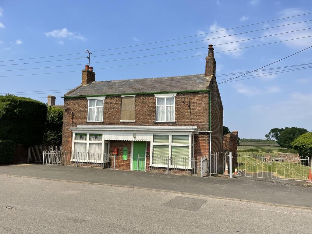 Cowbit, PE12 6AQ Land - £500,000