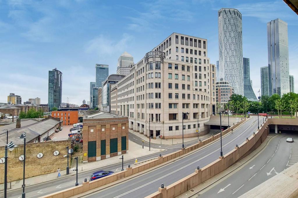 Westferry Circus, Docklands, London, E14 2 bed flat - £4,117 pcm (£950 pw)