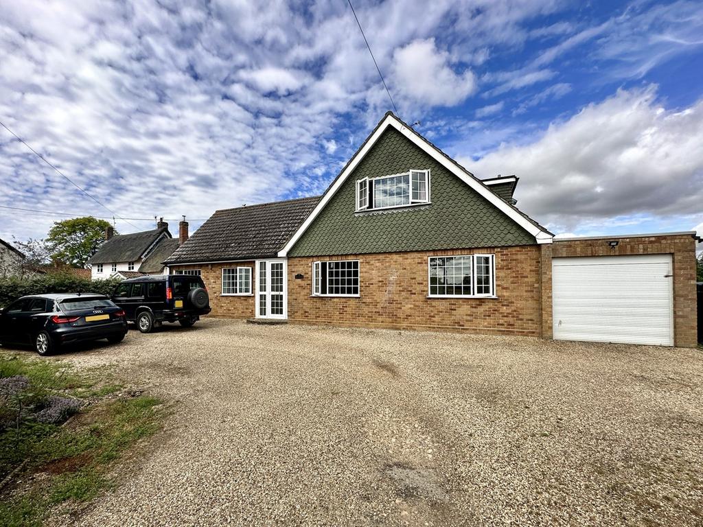 Little London, Combs, Stowmarket, IP14 4 bed chalet for sale - £450,000