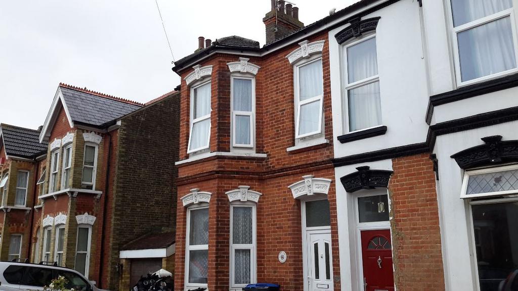 Approach Road Margate 2 bed flat - £925 pcm (£213 pw)