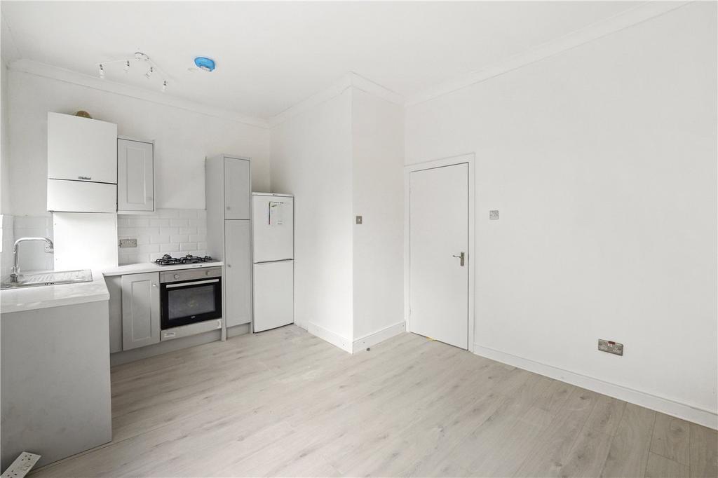Amhurst Road, London, E8 2 bed apartment - £1,800 pcm (£415 pw)
