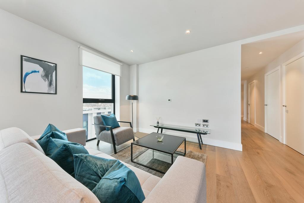 Brogan House, Battersea Exchange... 2 bed apartment - £3,250 pcm (£750 pw)