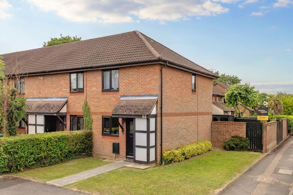 Copse Lane, Horley, Surrey, RH6 2 bed end of terrace house for sale - £ ...
