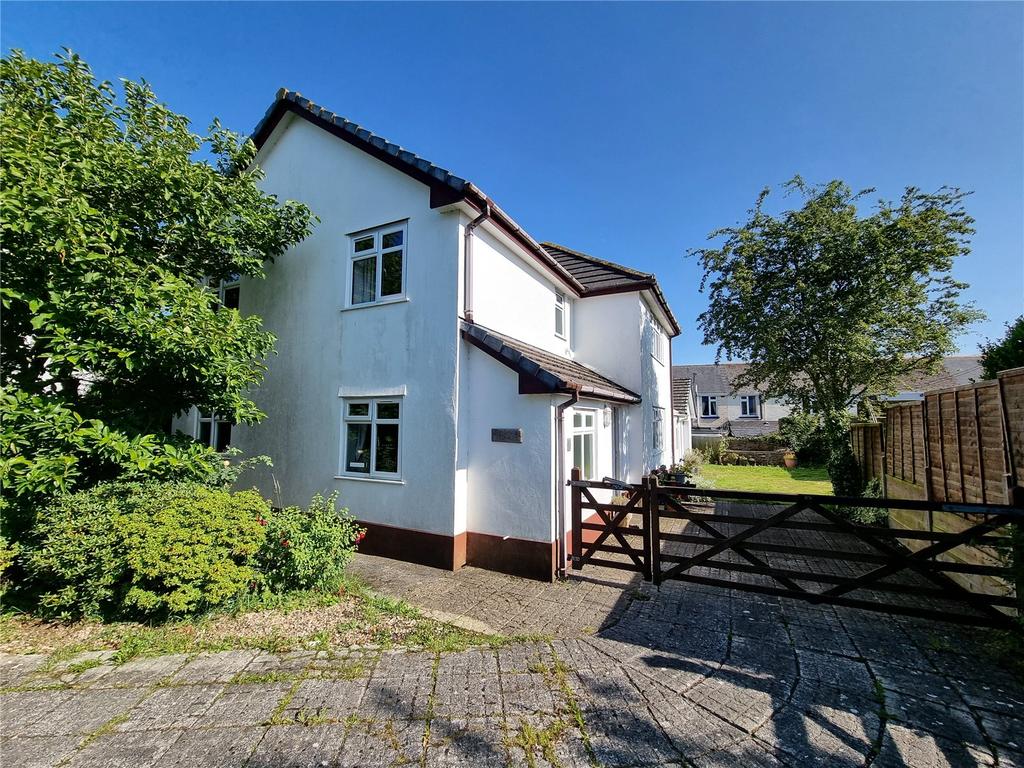 Torrington, Devon 4 bed detached house - £375,000
