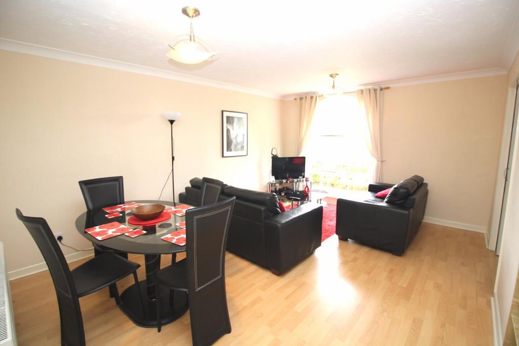Labrador Quay, Salford Quays... 2 bed apartment - £1,100 pcm (£254 pw)