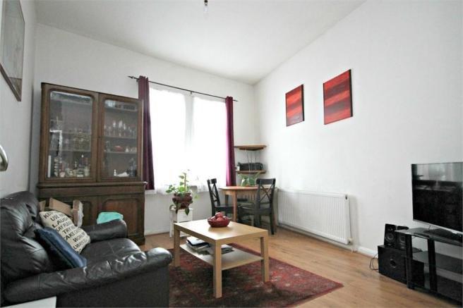 Chapter Road, Willesden Green 2 bed flat - £1,651 pcm (£381 pw)