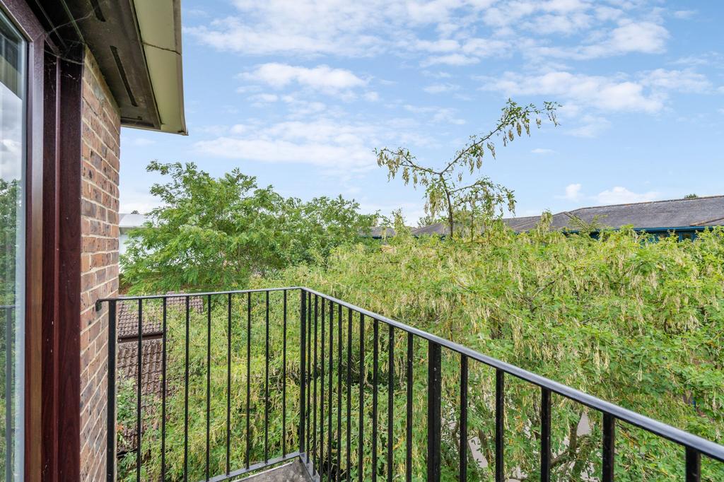 Ferry Pool Road, Oxford, OX2 2 bed flat - £400,000