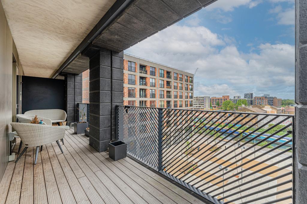 Lanterna Court, Hackney Wick E3 2 bed flat - £625,000