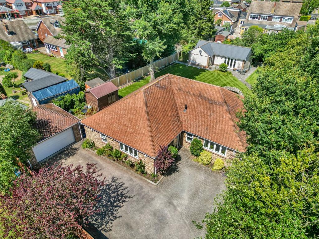 View Road, Cliffe Woods, ME3 4 bed detached bungalow - £900,000