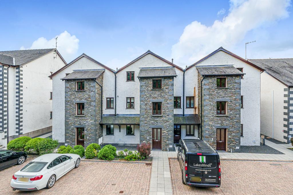 35 Windward Way, Windermere Marina... 2 bed apartment - £330,000