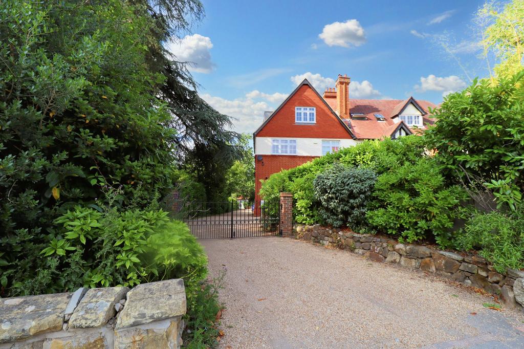 Culverden Down, Tunbridge Wells, TN4 4 bed semi-detached house - £2,000 ...
