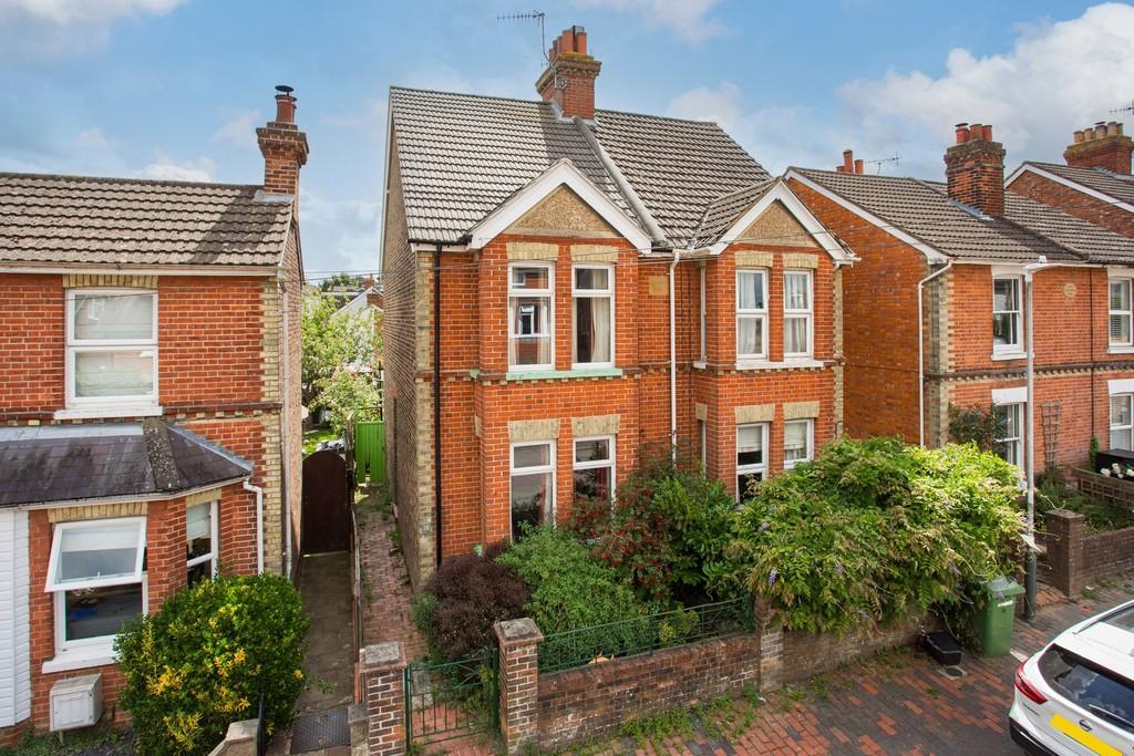 Meadow Road, Rusthall 2 bed semi-detached house - £325,000