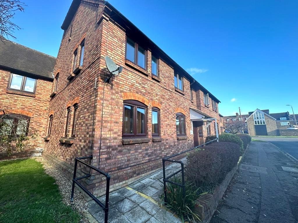 Hanover Court, Quaker Lane 1 bed apartment - £115,000