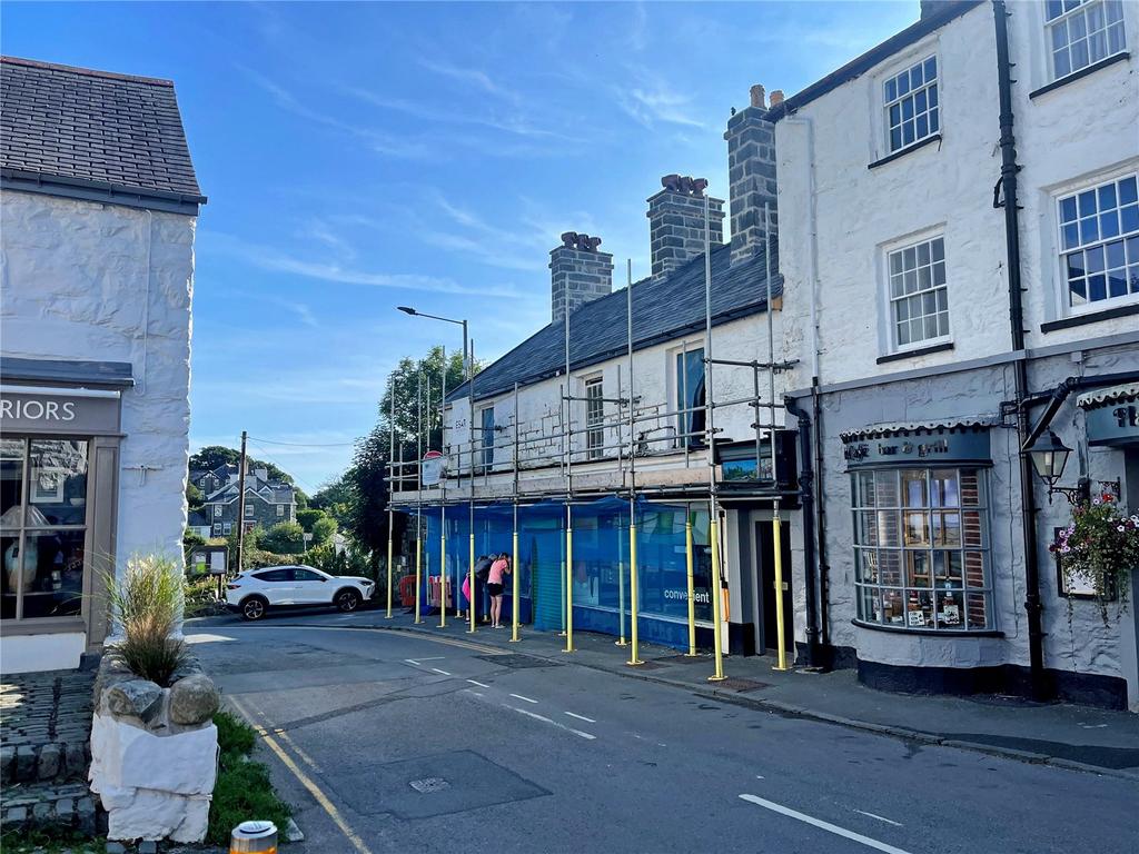 High Street, Harlech, Gwynedd, LL46 Shop to rent - £1,500 pcm (£346 pw)