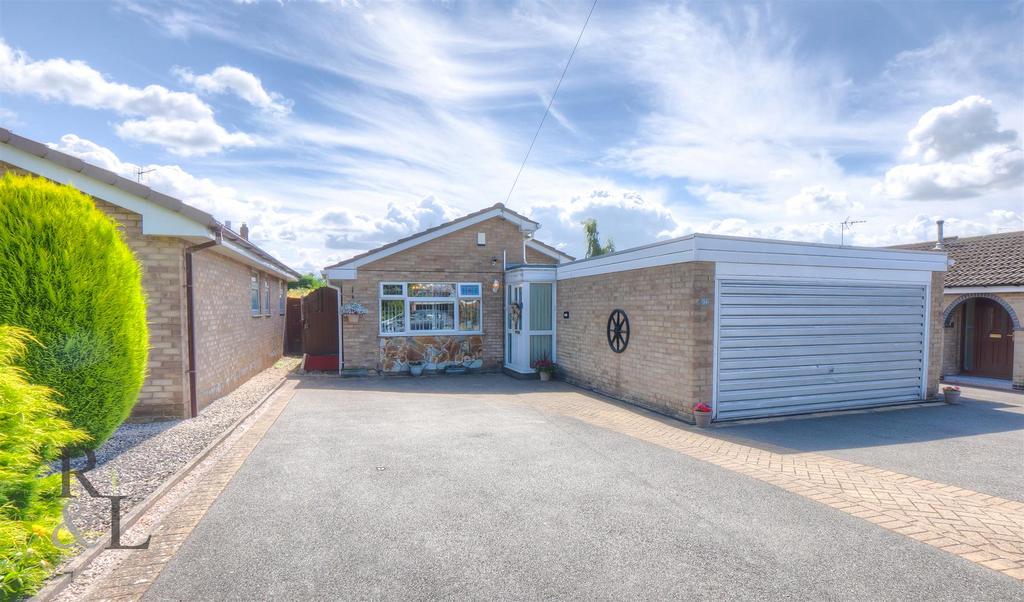 Parkdale Ibstock Leicestershire 3 Bed Detached Bungalow For Sale £
