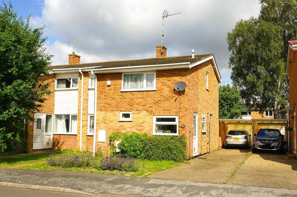 Danes Way, Leighton Buzzard 4 bed semi-detached house - £375,000