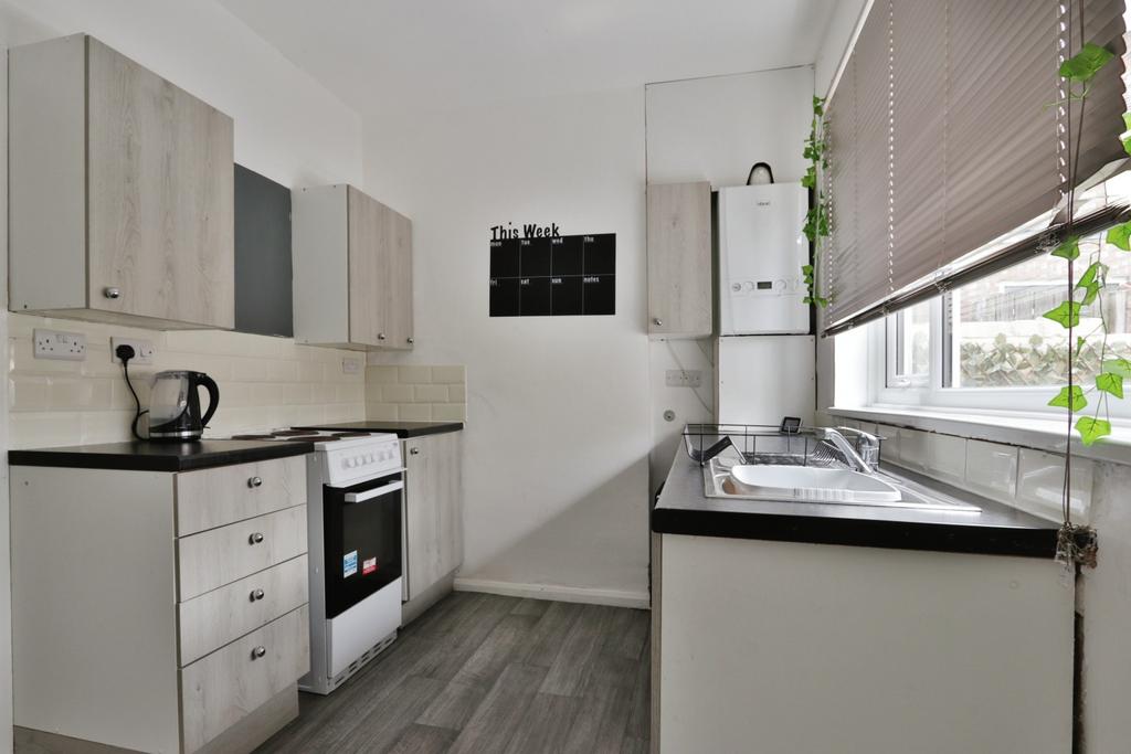 Wenlock Terrace, Rustenburg Street... 2 bed end of terrace house - £55,000