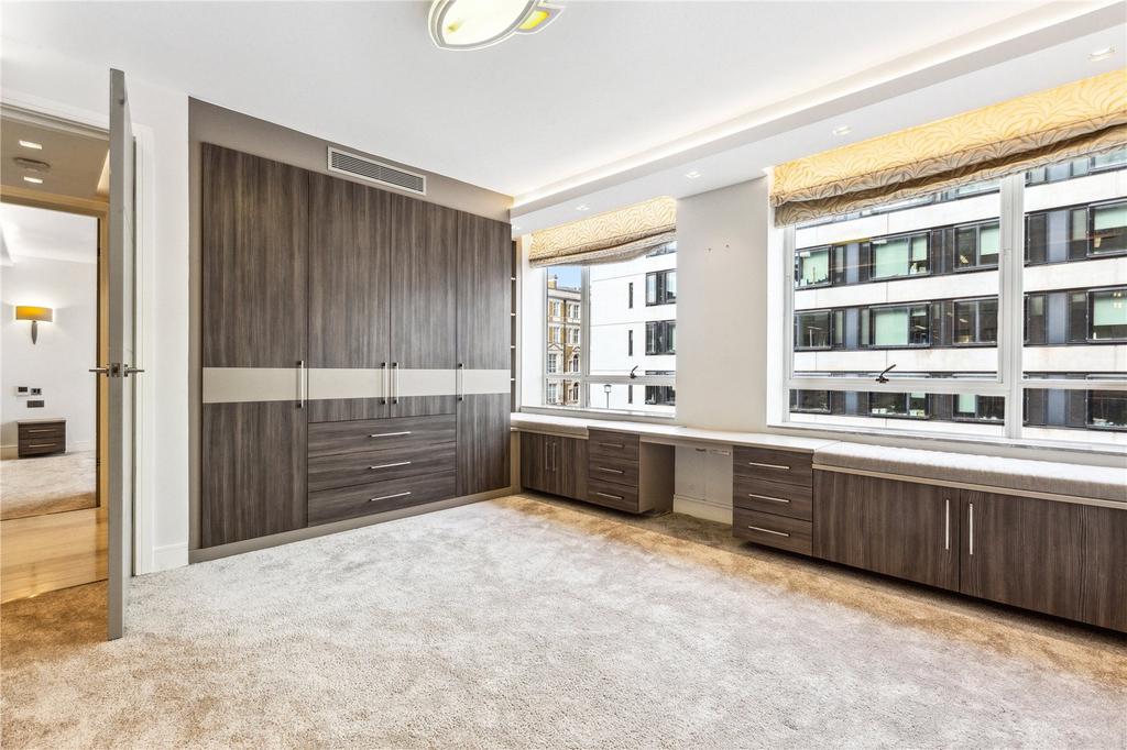 Ambika House, 9b Portland Place, London 3 bed flat - £7,500 pcm (£1,731 pw)