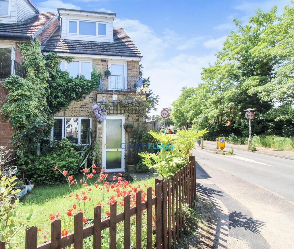 Mead Ave, SL3 1 bed maisonette - £220,000