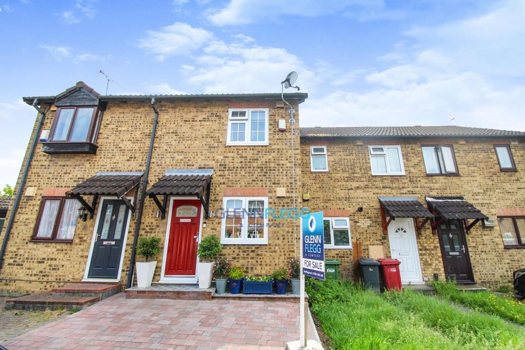 Haig Drive, SL1 9HB 2 bed terraced house - £355,000