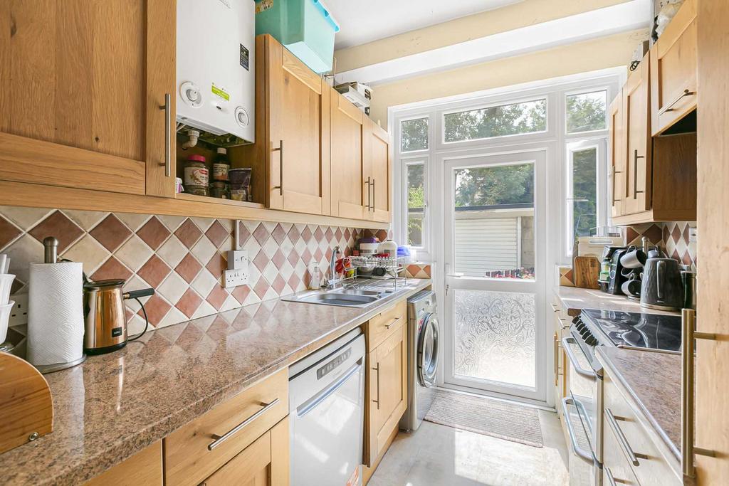 Mutton Lane, Potters Bar 3 bed semi-detached house - £595,000
