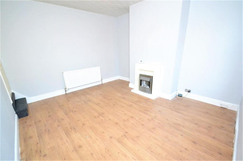 Bangor Street, Lower Wortley, Leeds... 2 bed terraced house - £800 pcm ...