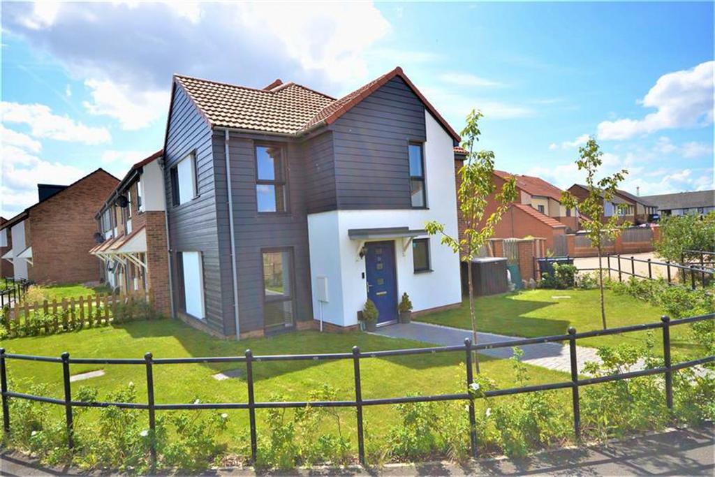 Plessey Walk, South Shields 3 bed semi-detached house - £200,000