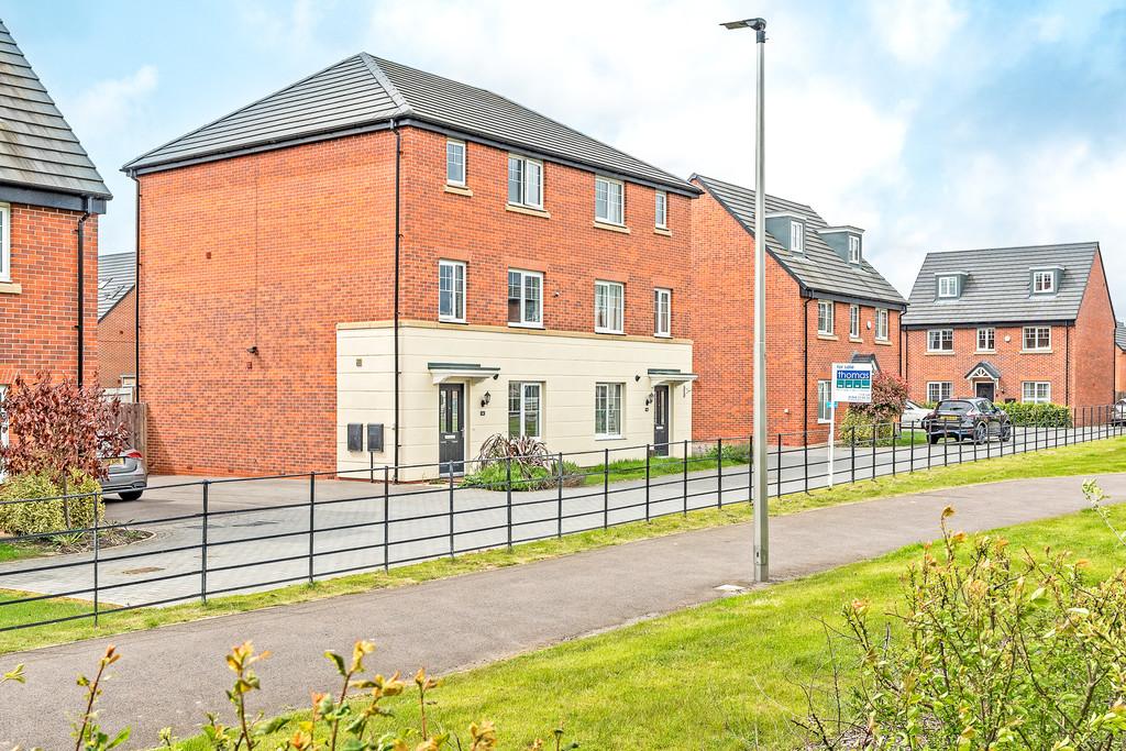 Devana Gardens, Kings Moat, Chester, CH4 4 bed townhouse - £400,000