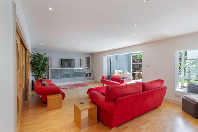 Ferndene Court, Moor Road South... 4 bed terraced house - £750,000