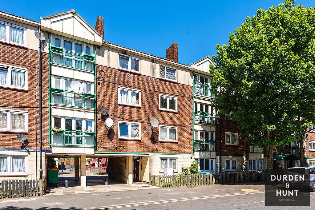 Woodman Street, London, E16 1 bed apartment - £1,350 pcm (£312 pw)