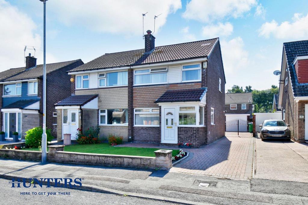 Rose Avenue, Littleborough, OL15 8QJ 3 bed semi-detached house - £230,000