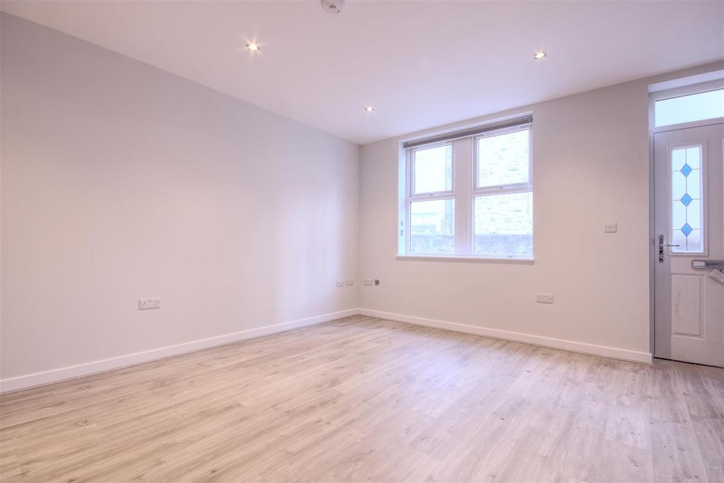 27D Newmarket Street 1 bed end of terrace house - £610 pcm (£141 pw)