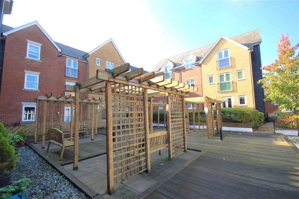 Archer Place, Bishop Stortford CM23 2 bed apartment - £1,300 pcm (£300 pw)