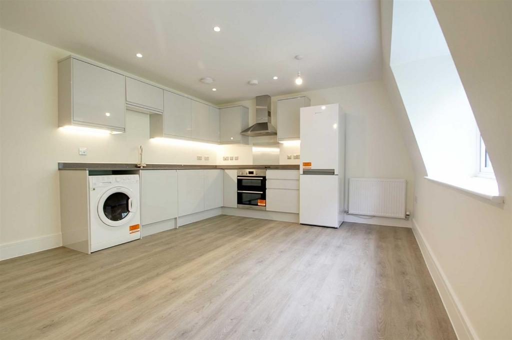 Arden Grove, Harpenden 1 bed apartment - £975 pcm (£225 pw)
