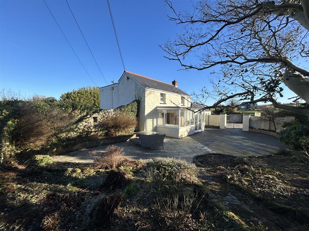 Busveal, Redruth 4 bed cottage - £595,000