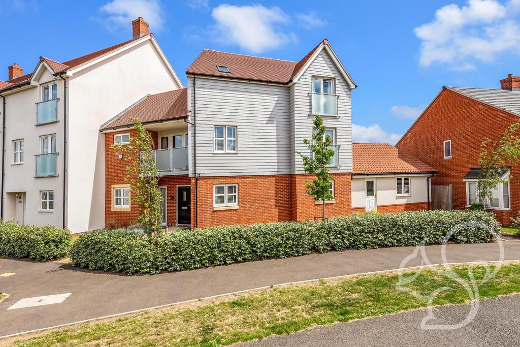 Marina Walk, Rowhedge 5 bed semi-detached house - £475,000