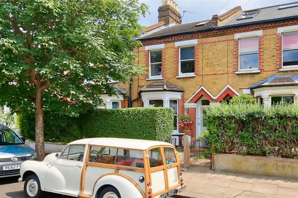 Inman Road Earlsfield London 1 bed flat - £2,250 pcm (£519 pw)