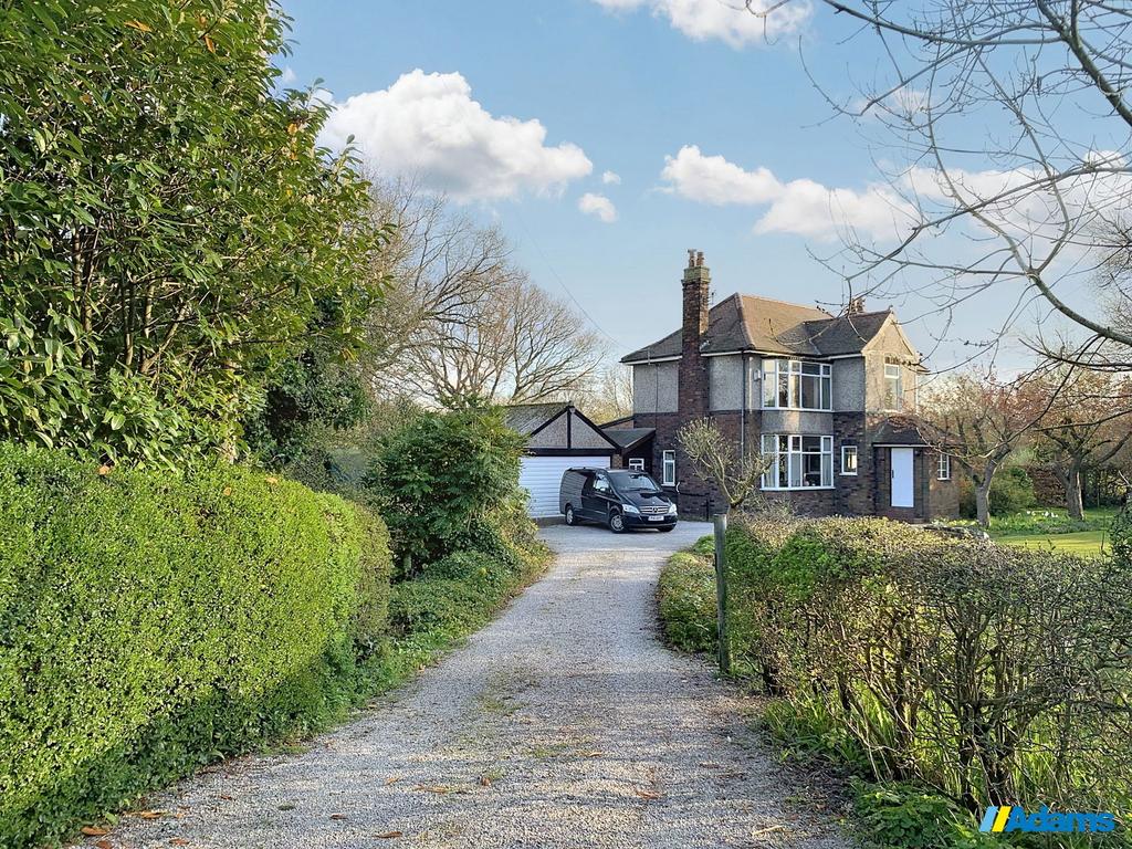 Crosslands, Cronton Road, Widnes 4 bed detached house for sale - £630,000