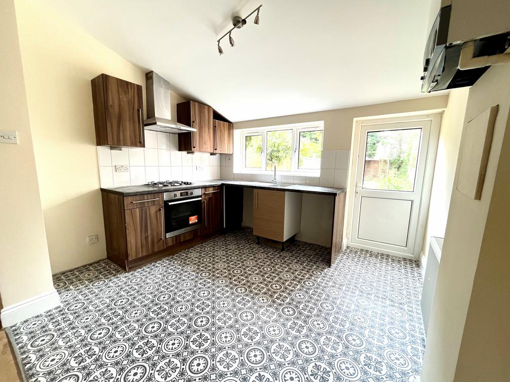 North Finchley, N12 0JB 1 bed flat - £1,600 pcm (£369 pw)